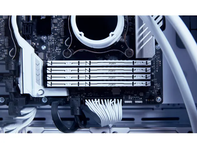 Kingston 16GB 5600MT/s DDR5 CL36 DIMM FURY Beast White EXPO